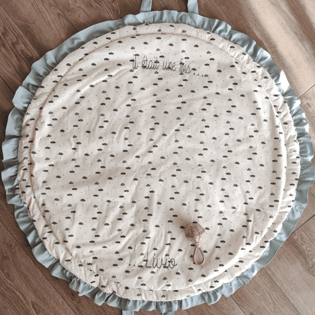 le tapis d'éveil rond bleu, pour partir à l'aventure